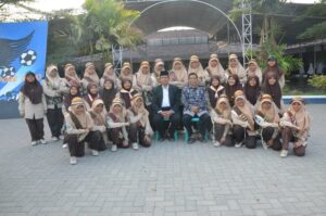 MENYAMBUT KEDATANGAN KONTINGEN GONTOR PUTRI 2 - Pondok Modern ...