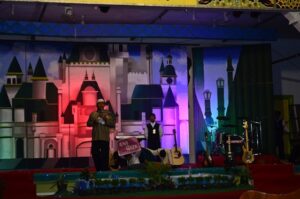 'Background' Berputar Warnai 'Poetry Reading and Music Festival Show ...