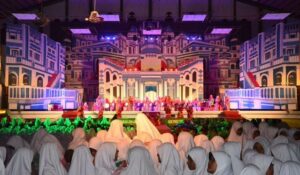 Panggung Gembira Gontor Putri 1 Usung Tema ‘Gold Years’ - Pondok Modern ...