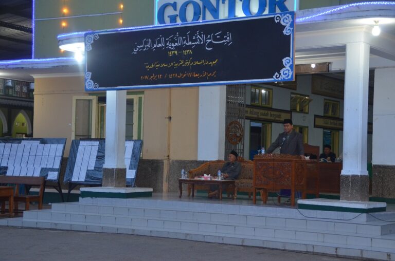 GONTOR MULAI KEGIATAN BAHASA - Pondok Modern Darussalam Gontor