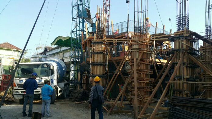 Pengecoran Perdana Menara Masjid Gontor - Pondok Modern Darussalam Gontor