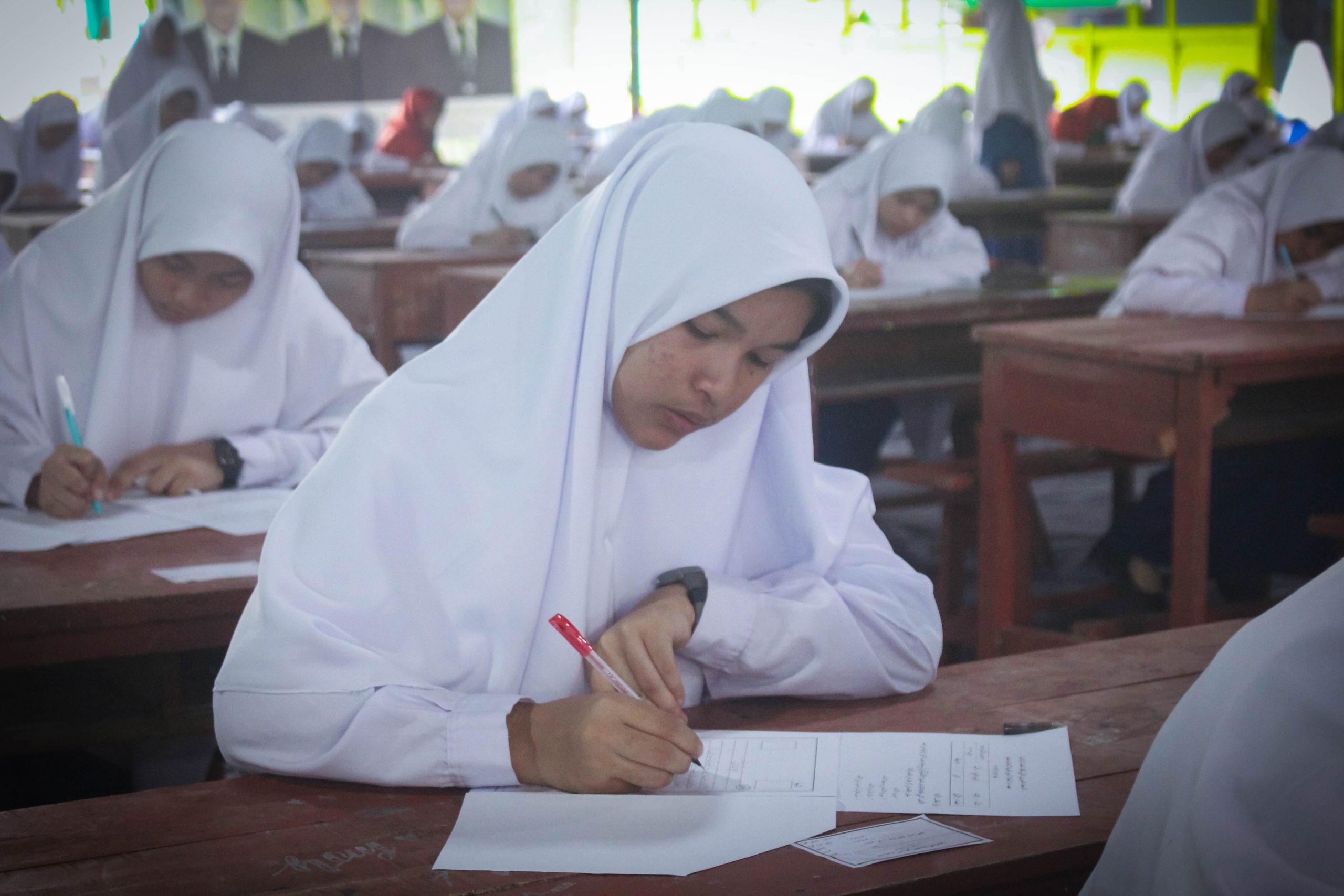 Ujian Tulis Siswi Akhir, Langkah Menuju Alumni - Pondok Modern ...