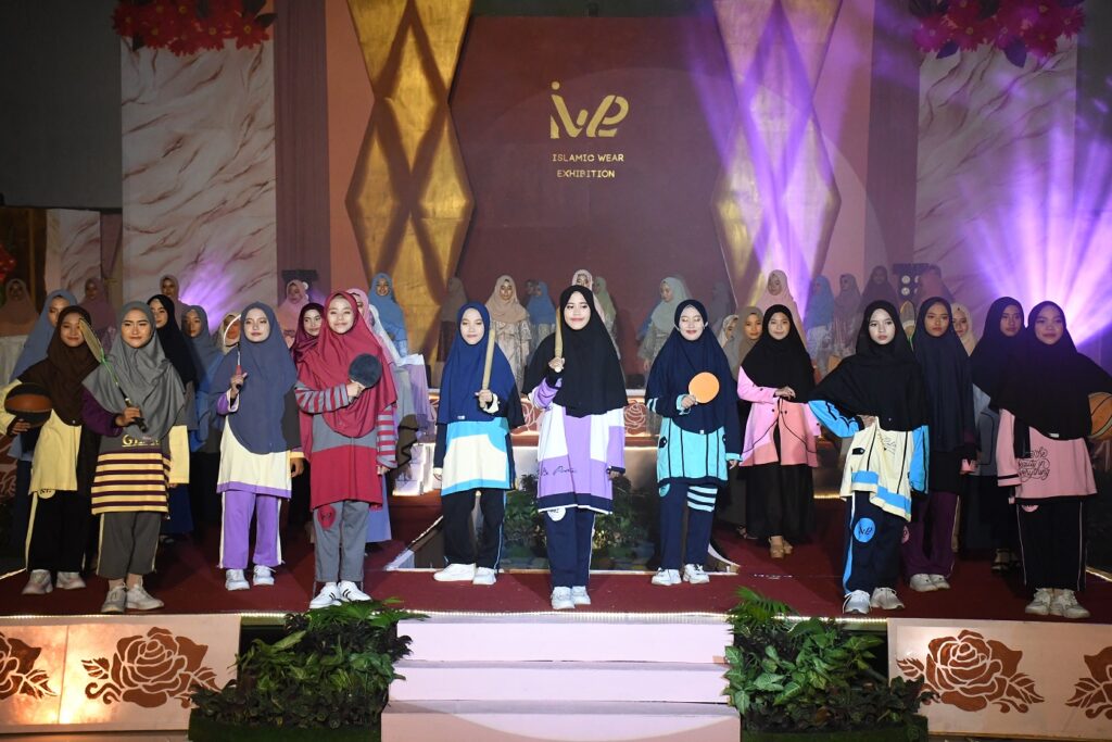 Peringati Hari Kemerdekaan, PMDG Gelar Upacara Pengibaran Bendera Merah ...