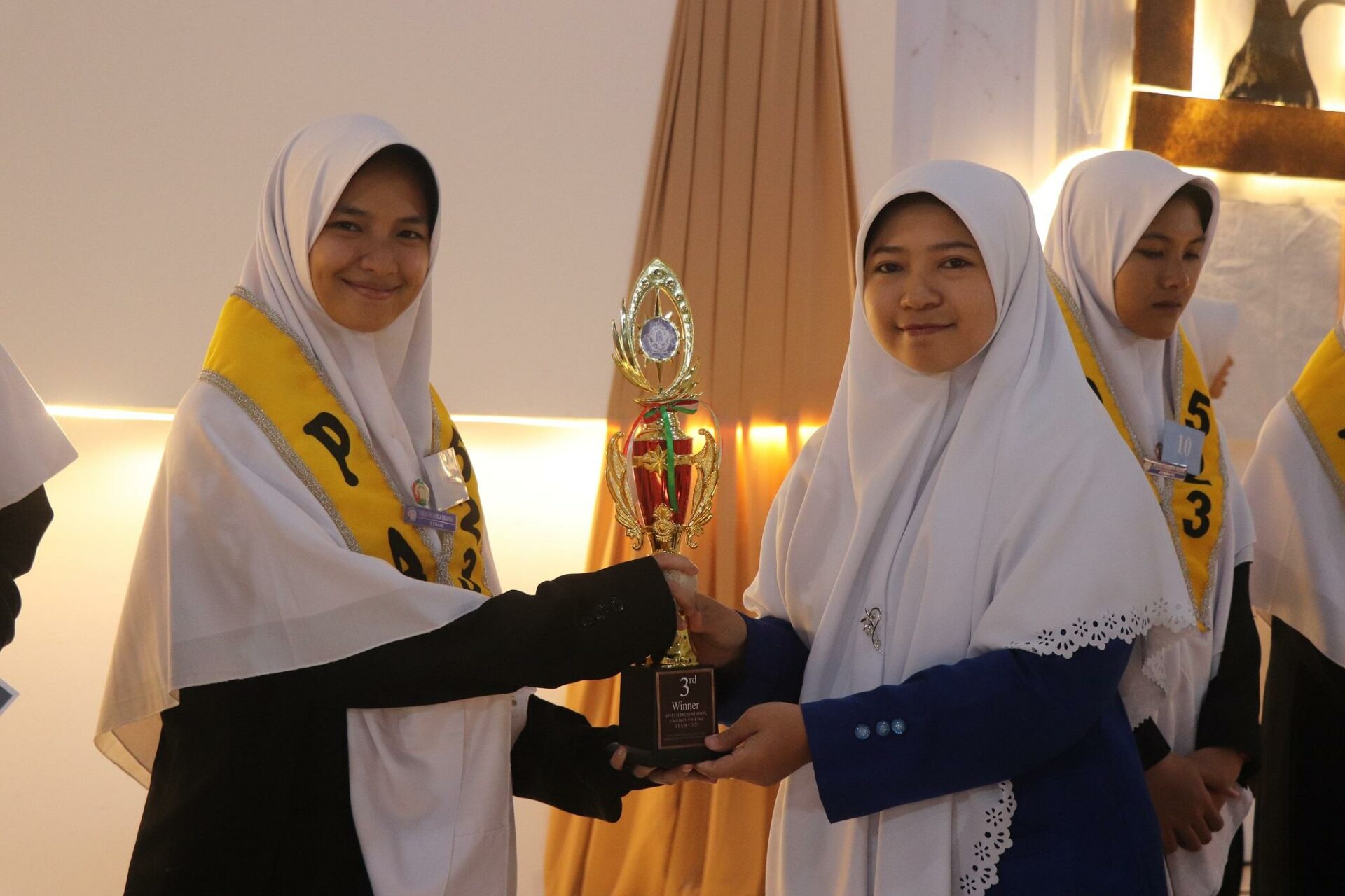 Vigorous Generation; Tunjukkan Kepiawaian Berpidato dalam Public ...