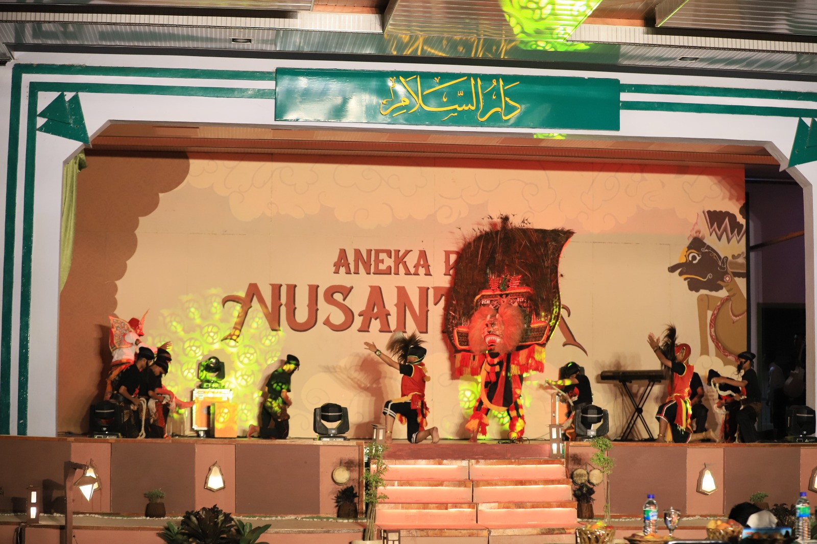Aneka Ria Nusantara: Kemeriahan dan Keindahan Tari Nusantara