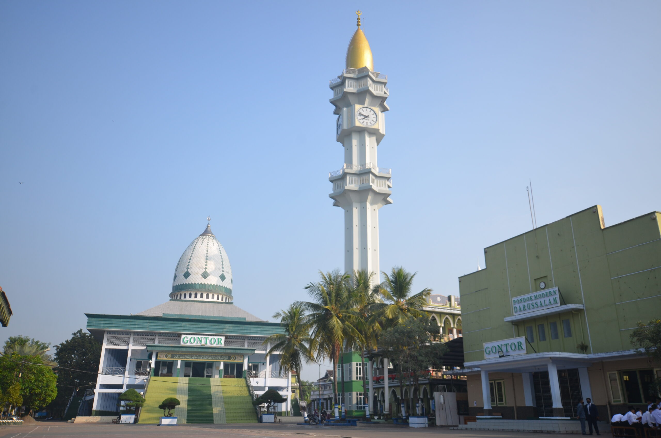 100 Tahun - Pondok Modern Darussalam Gontor
