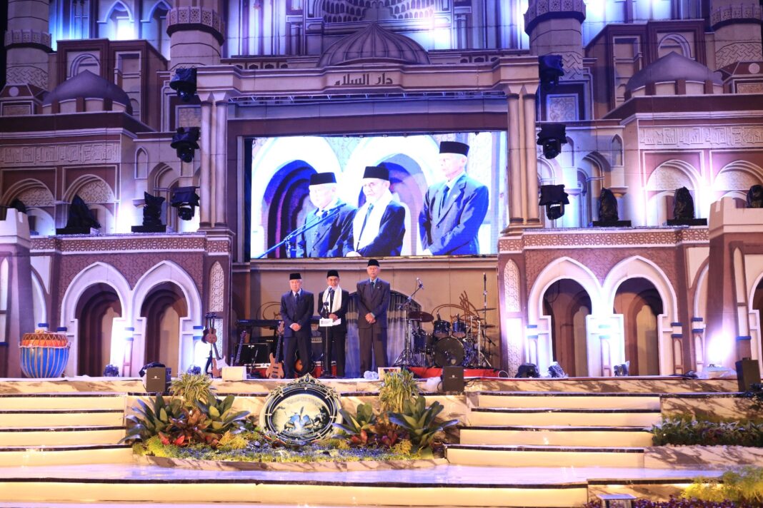 Malam Spektakuler Panggung Gembira, Gontor Menuju Abad Kedua - Pondok ...